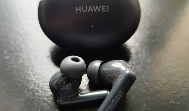 Huawei FreeBuds 6i: Najbolje slusalice u poništavanju buke i ...